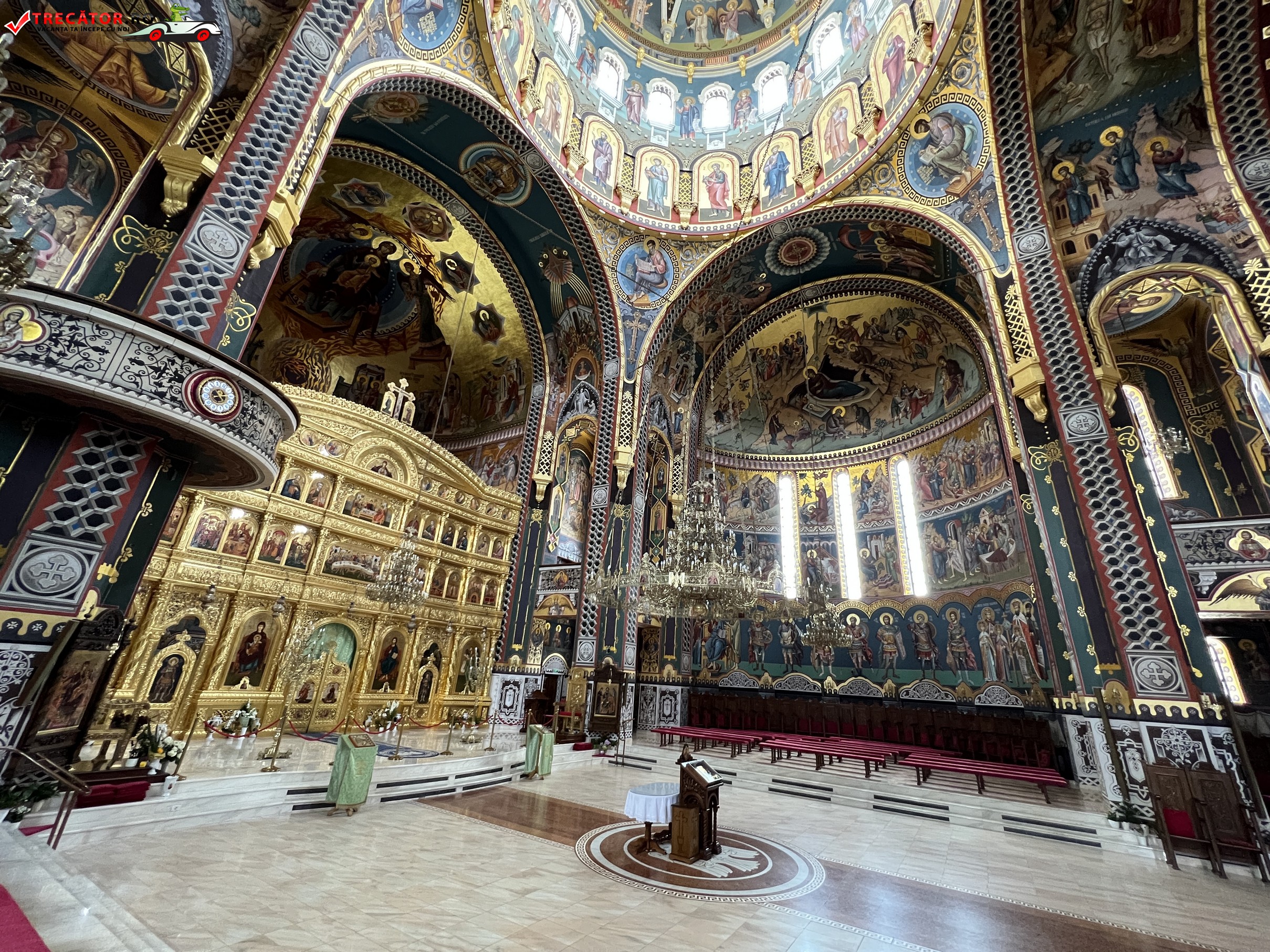 Catedrala Sfânta Treime din Arad. Galerie Foto – Imagini cu Obiective Turistice